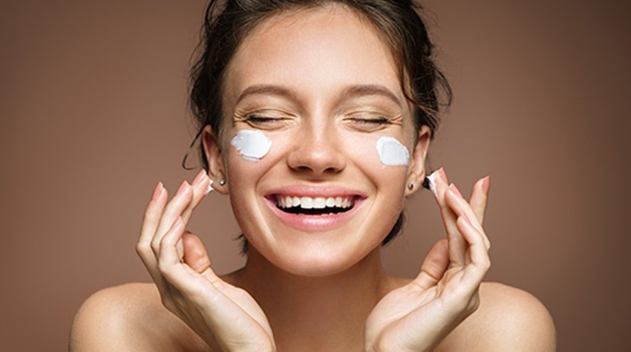 Layering Skincare: How to Build an Effective Routine